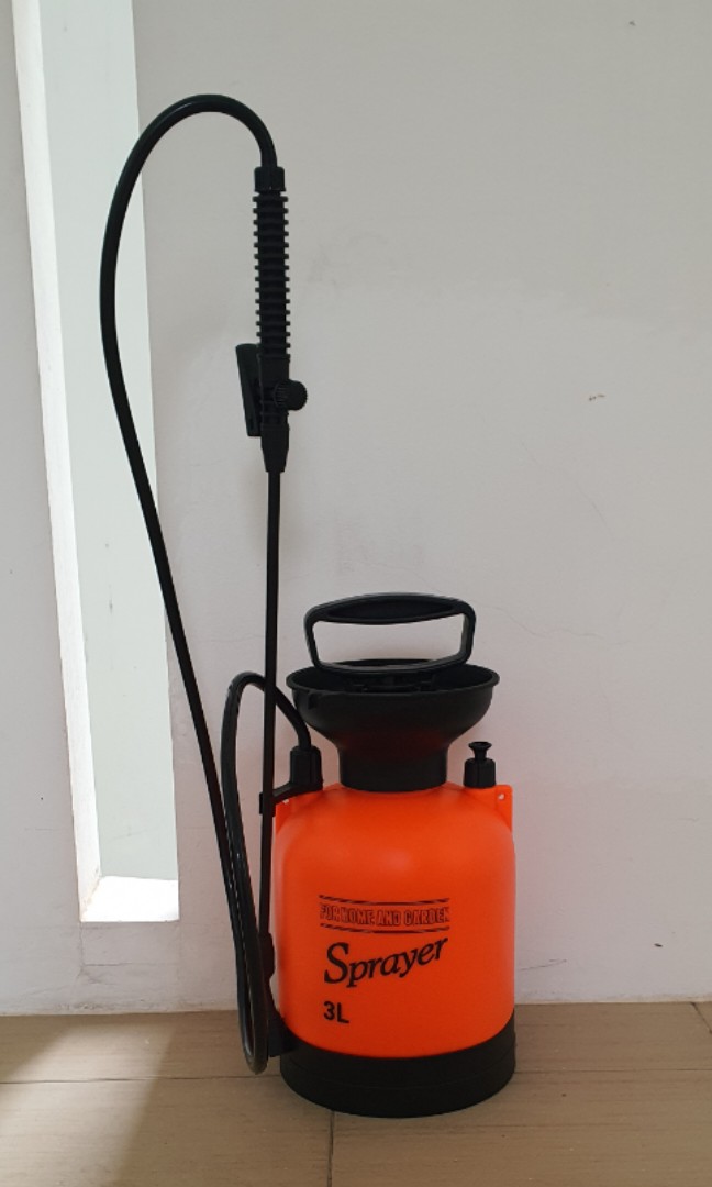 3L Hand pump pressure sprayer, Furniture & Home Living, Gardening, Hose ...