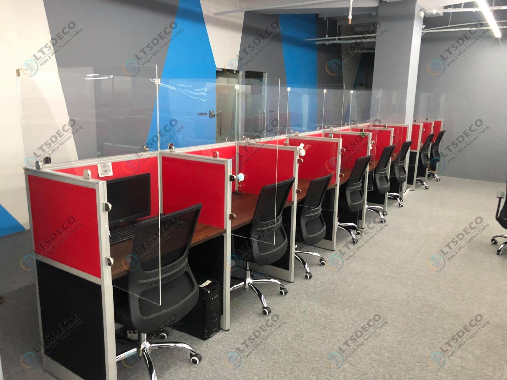 Cubicle with barrier Office partition//furniture, Furniture & Home ...