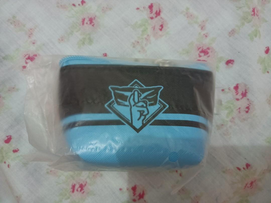 Jujutsu Kaisen Gojo Coin purse, Hobbies & Toys, Memorabilia ...