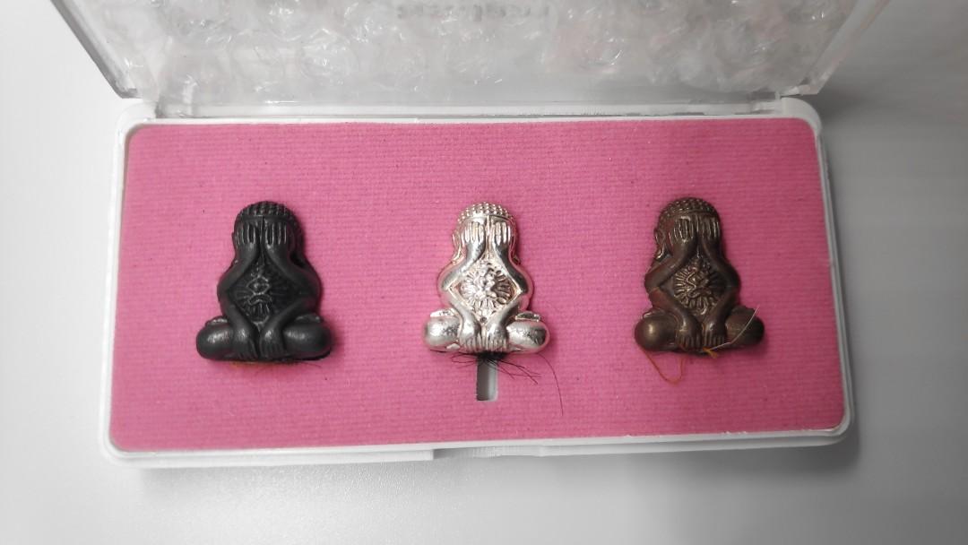 LP Dum Phra Pidta "Roon Arahang Maha Sittichoke" Kamakan Set, Hobbies ...