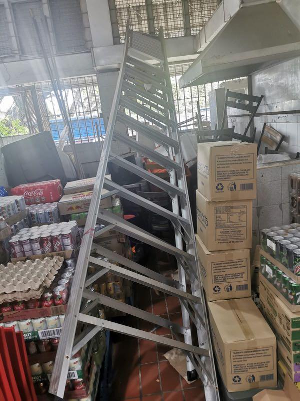 Osprey Platform Ladder, Furniture & Home Living, Home Improvement ...