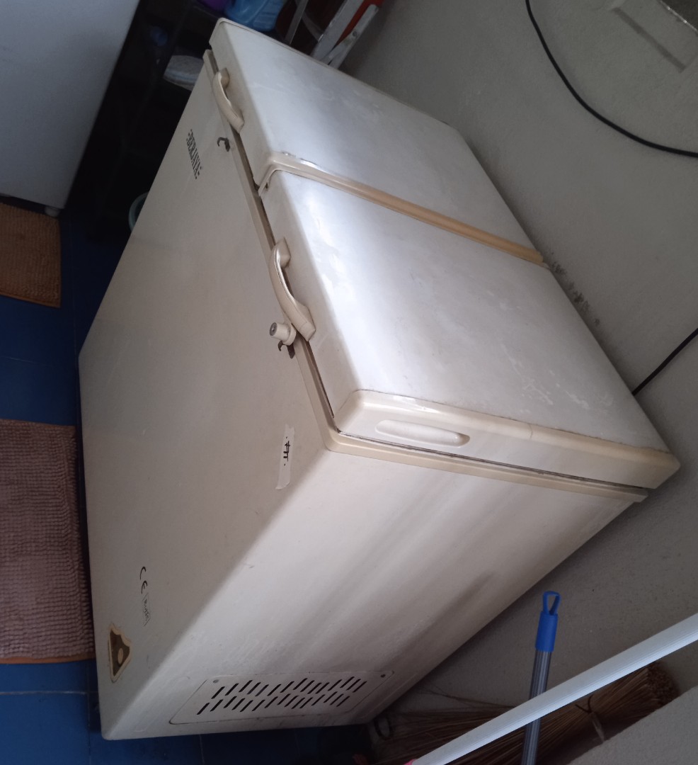 (REDUCED) BERJAYA CHEST FREEZER - 178 LITRE, TV & Home Appliances ...