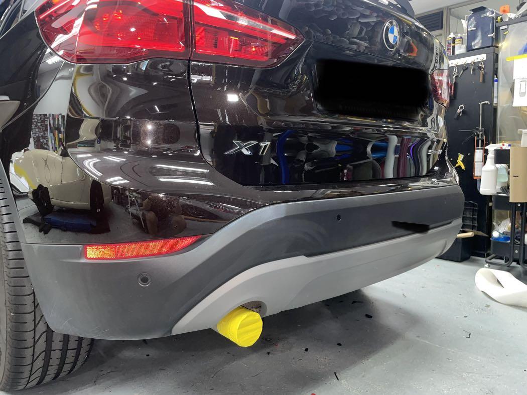 BMW X1 gloss black grill frame & window trim wrap. Rear diffuser & front lip matte carbon wrap ...