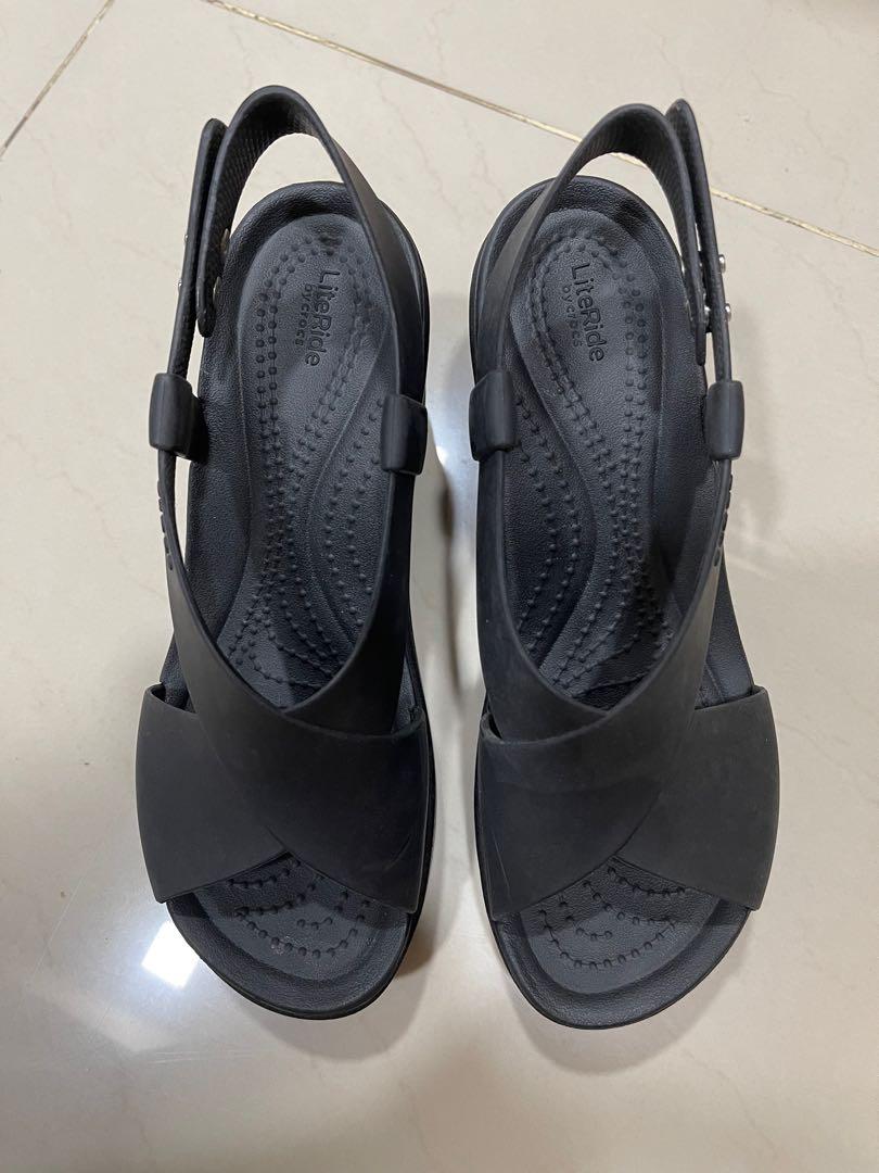 Crocs Brooklyn High Wedge Sandals, Women's Fashion, Footwear, Wedges on ...