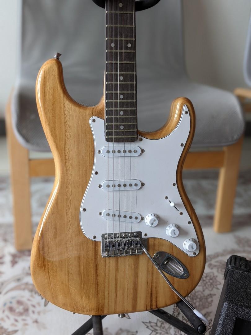 Electric Guitar Stratocaster RC Stromm, Hobbies & Toys, Music & Media ...