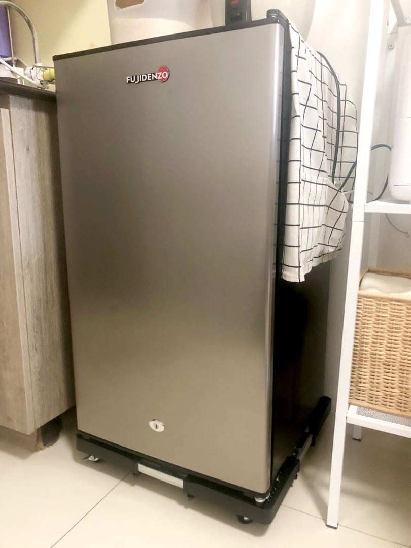 Fujidenzo Personal Ref 4.0 cu, TV & Home Appliances, Kitchen Appliances ...