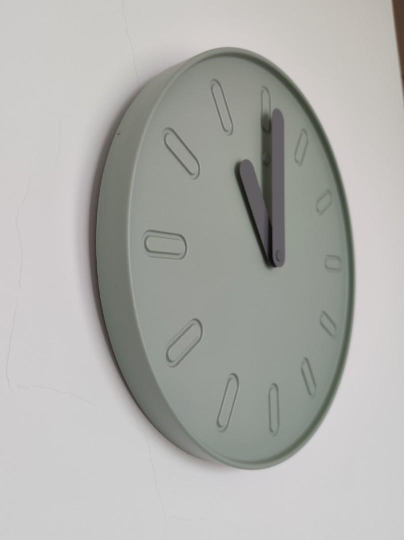 IKEA SLIPSTEN wall clock, Furniture & Home Living, Home Decor on Carousell