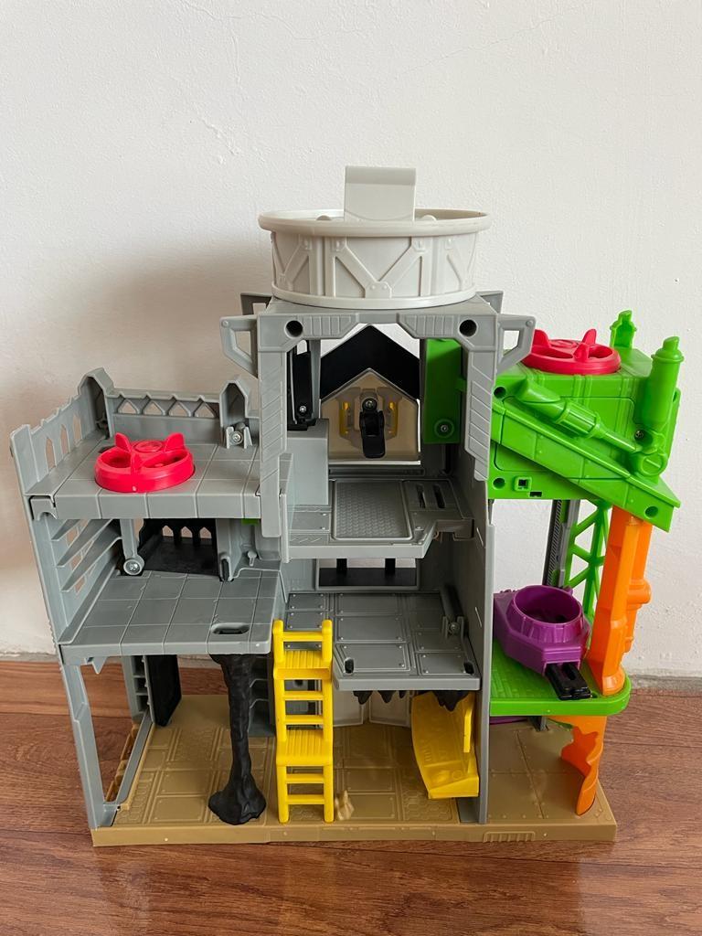 Imaginext Wayne Manor Tower Batman Playset on Carousell