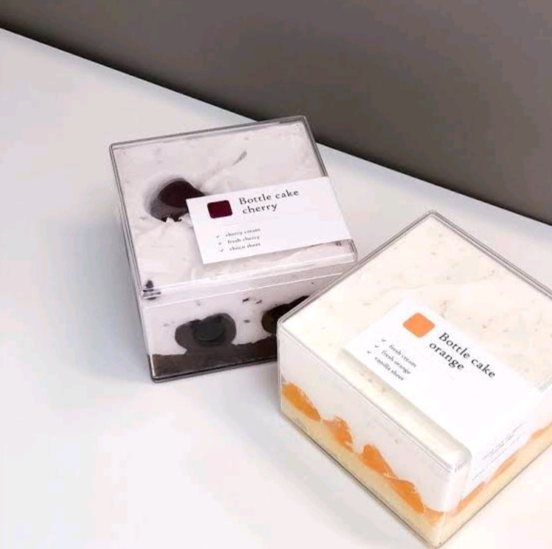Acrylic cake box, Food & Drinks, Homemade Bakes on Carousell