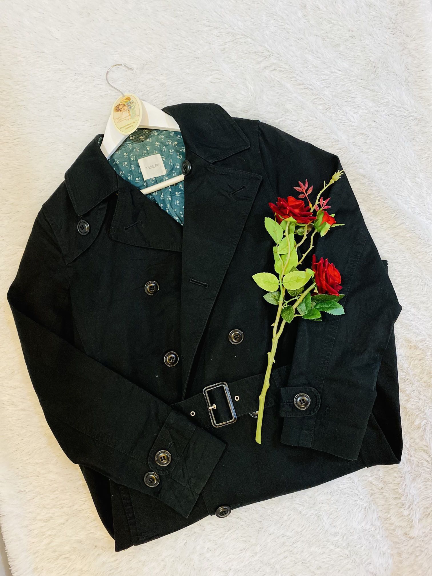 Coat hitam cantik, Fesyen Wanita, Pakaian Wanita, Baju Luaran di Carousell