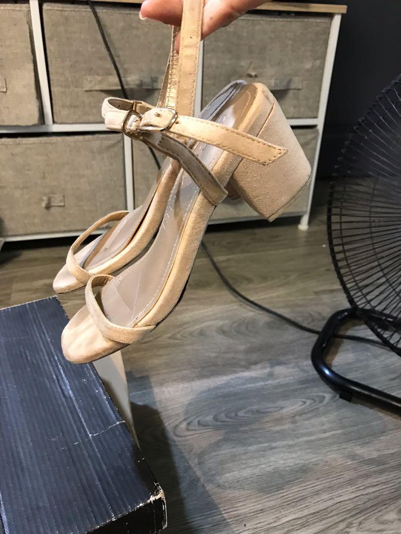 Coco x fifi block heels, Women's Fashion, Footwear, Flats & Sandals on ...