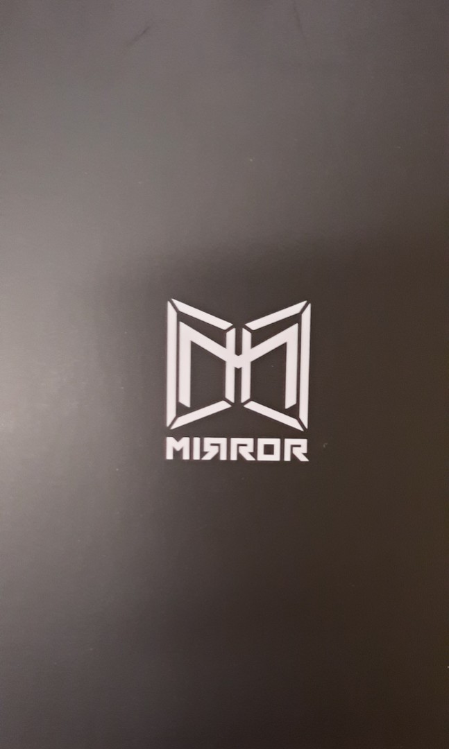 csl mirror mini poster, 興趣及遊戲, 收藏品及紀念品, 明星周邊 - Carousell
