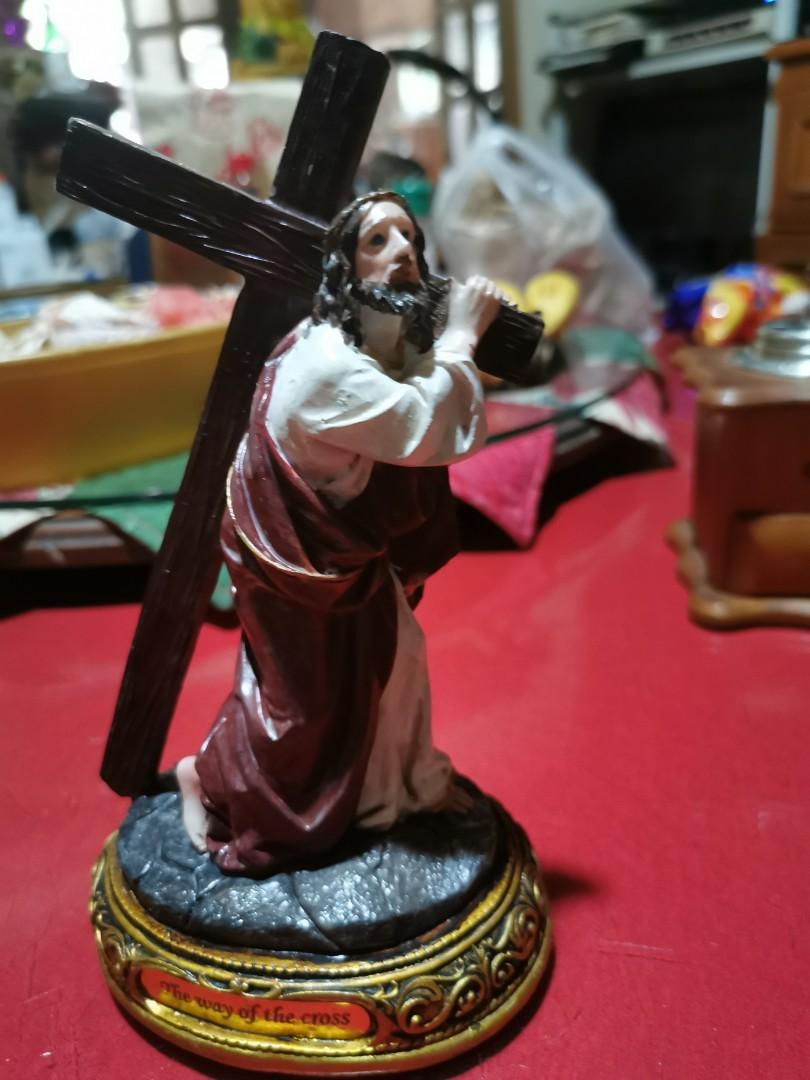 JESUS carries the Cross, Hobbies & Toys, Memorabilia & Collectibles ...