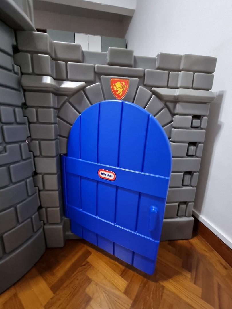 Little Tikes Classic Castle, Hobbies & Toys, Toys & Games on Carousell