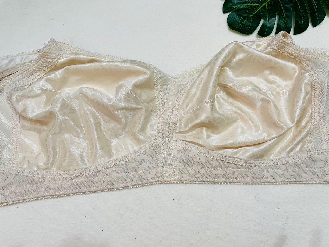 Playtex plus size bra 46C, Women's Fashion, Undergarments & Loungewear ...
