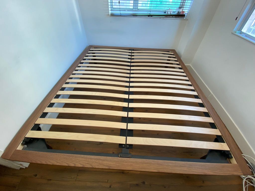 Queen size MUJI walnut wood Bed frame, 傢俬＆家居, 傢俬, 床架及床褥 - Carousell