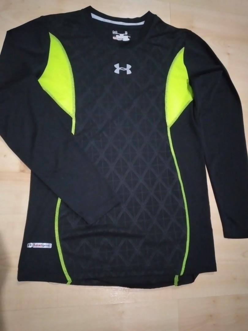 Under armor rash guard, Men's Fashion, Activewear on Carousell