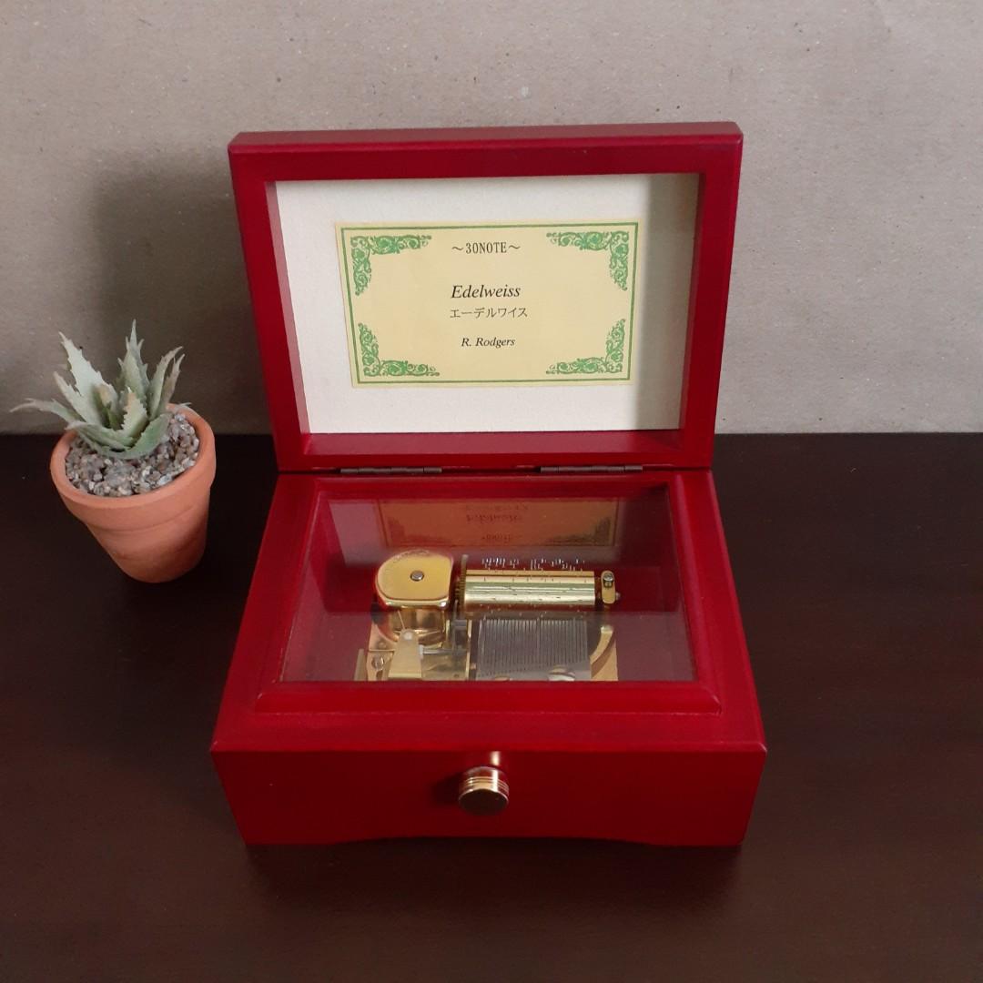 Sankyo Orpheus 30 note luxury music box Edelweiss tune, Hobbies & Toys ...
