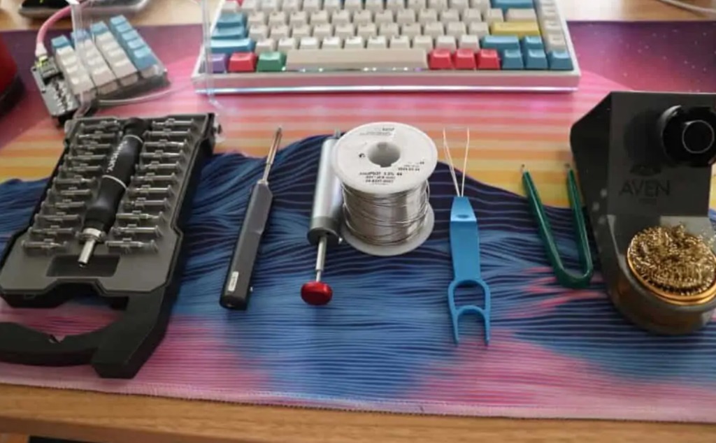 Custom Keyboard Desoldering/Soldering Services, Computers & Tech, Parts ...