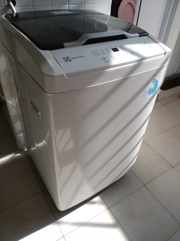 Electrolux Washing Machine (Top load), TV & Home Appliances, Washing ...
