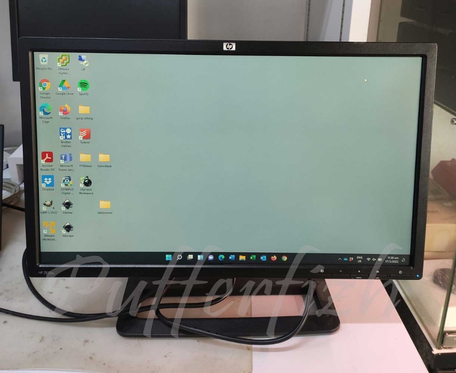 HP ZR22w 21.5-inch Widescreen LCD Monitor, Computers & Tech, Parts ...