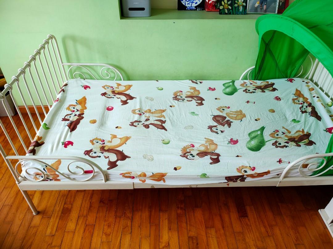 Ikea extendable single bed, white, looks new, with green tent ...