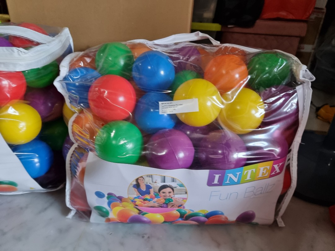 Intex Fun Ballz 8cm assorted colors 2 packs (200 balls), Hobbies & Toys ...