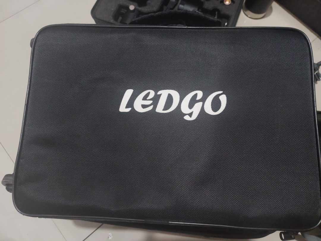 Ledgo LED light with 2 batteries, Photography, Photography Accessories ...