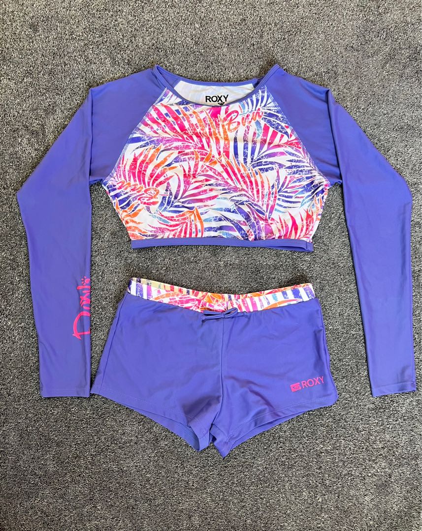 Rash guard mid rib, Women's Fashion, Swimwear, Rash guard on Carousell