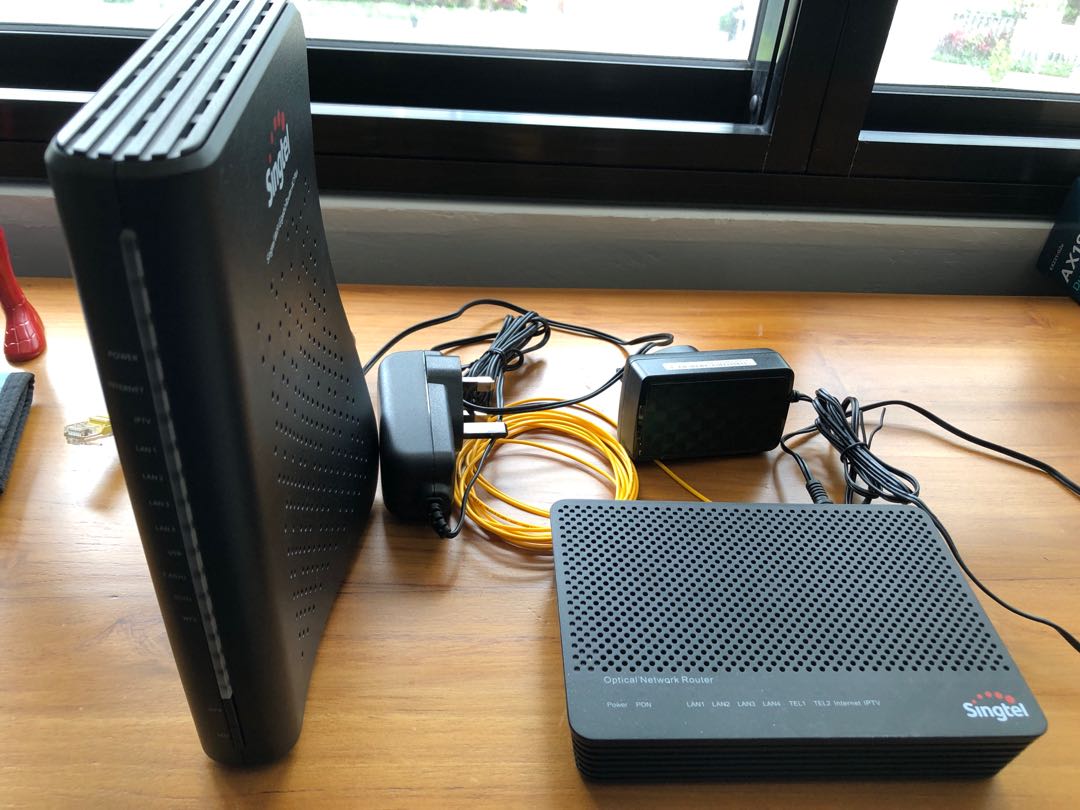 Singtel Router and (Huawei) Modem, Computers & Tech, Parts ...
