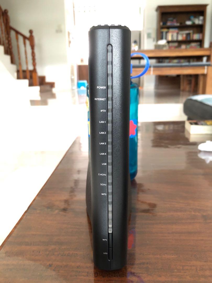 Singtel Router and (Huawei) Modem, Computers & Tech, Parts ...