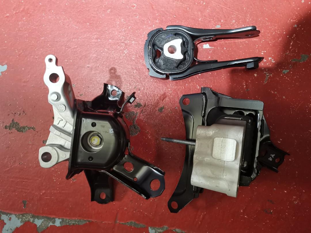 Toyota CHR engine mounting, Sports Equipment, Bicycles & Parts, Parts ...