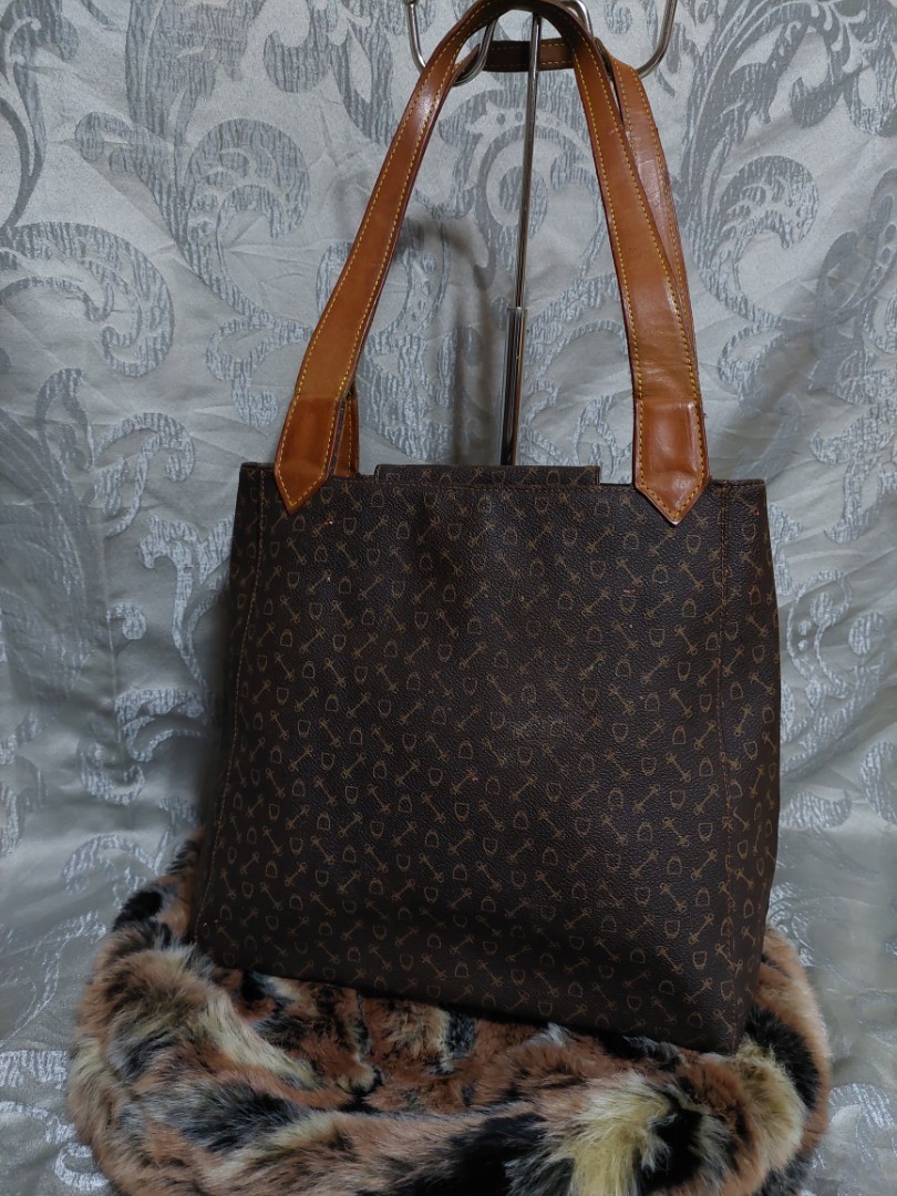 Why international bag, Luxury, Bags & Wallets on Carousell