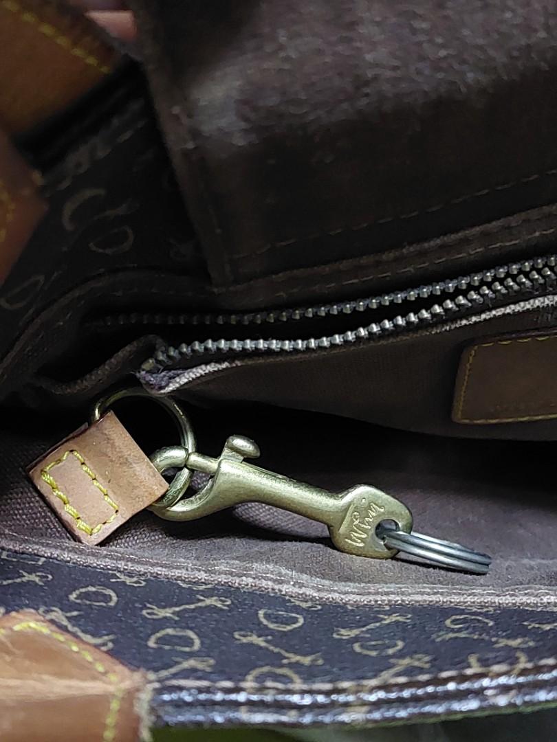 Why international bag, Luxury, Bags & Wallets on Carousell