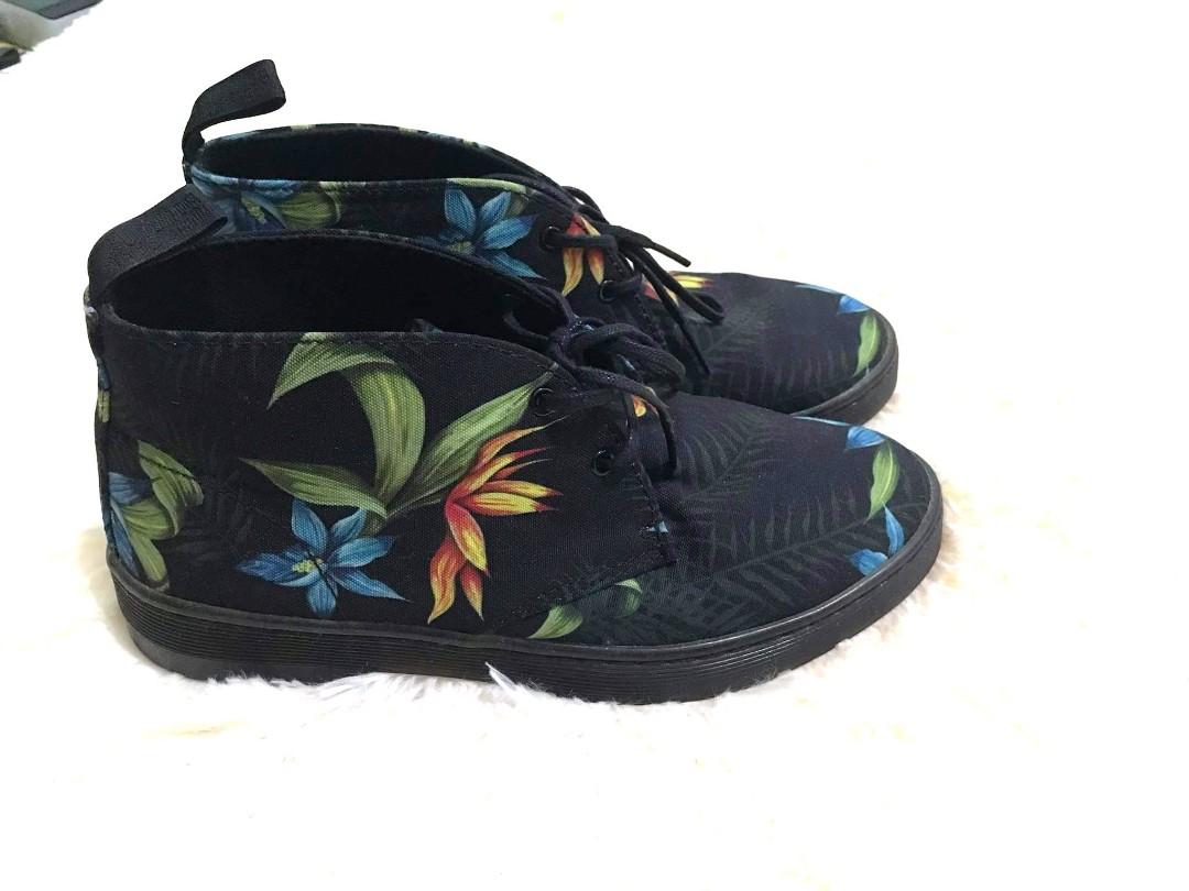 Dr. Martens Daytona Boot in Hawaiian Floral, Women's Fashion, Footwear ...