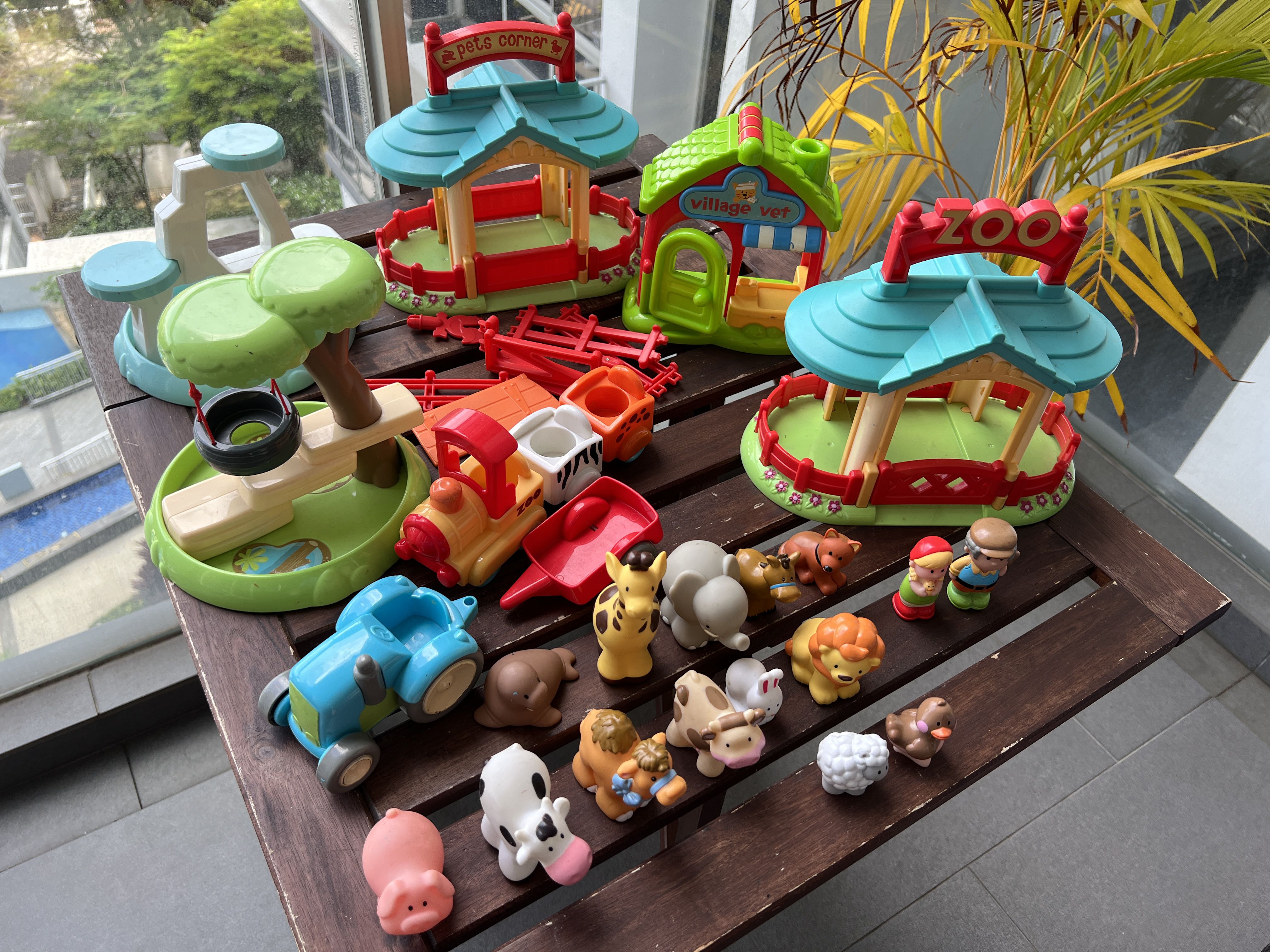 ELC Happyland Zoo playset, Hobbies & Toys, Toys & Games on Carousell