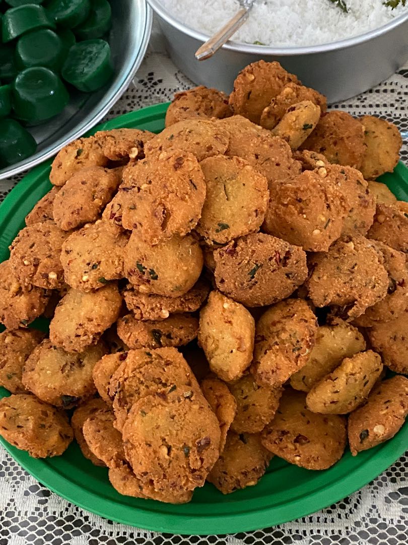 Frozen dhall wadeh frozen samosa, Food & Drinks, Homemade Bakes on ...