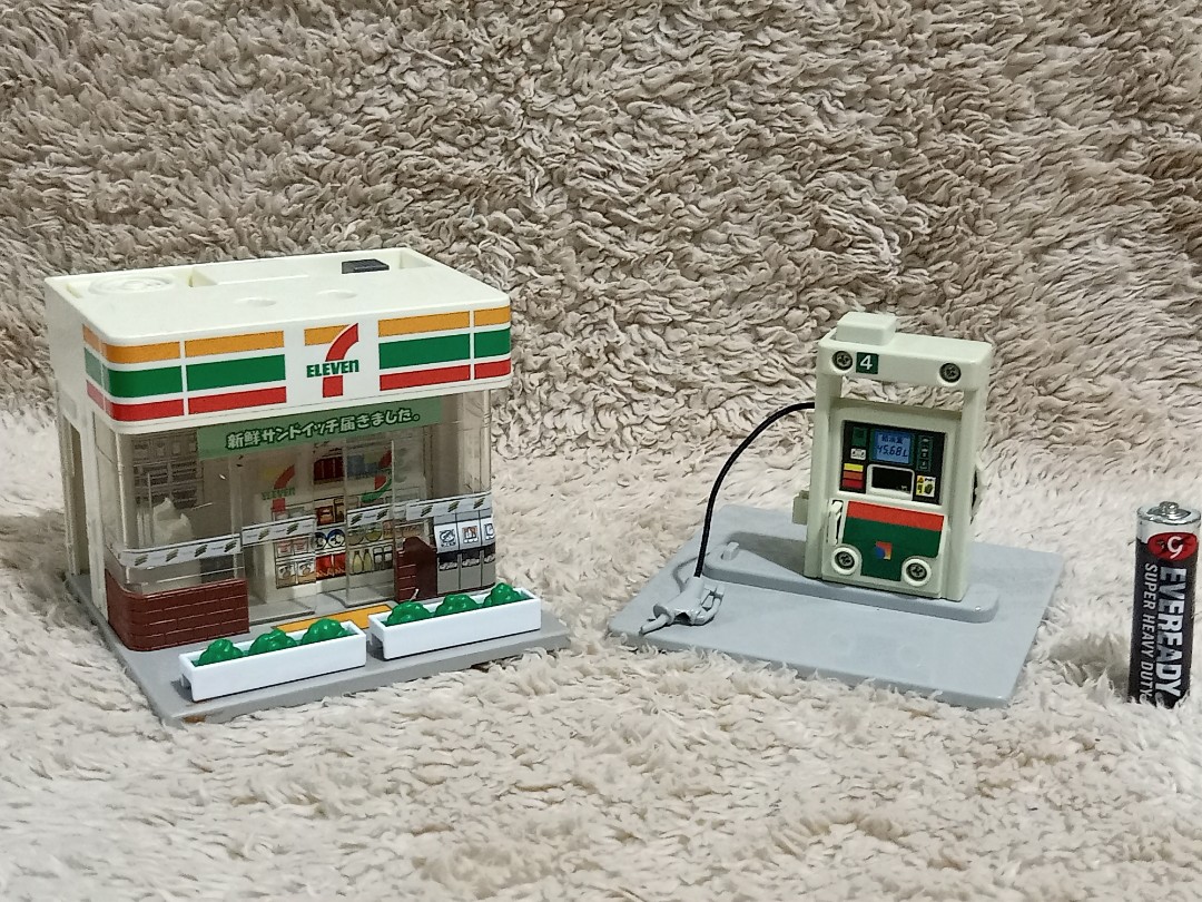 MINIATURE / MINI SEVEN ELEVEN (7-11) AND GAS STATION BUNDLE SET ...