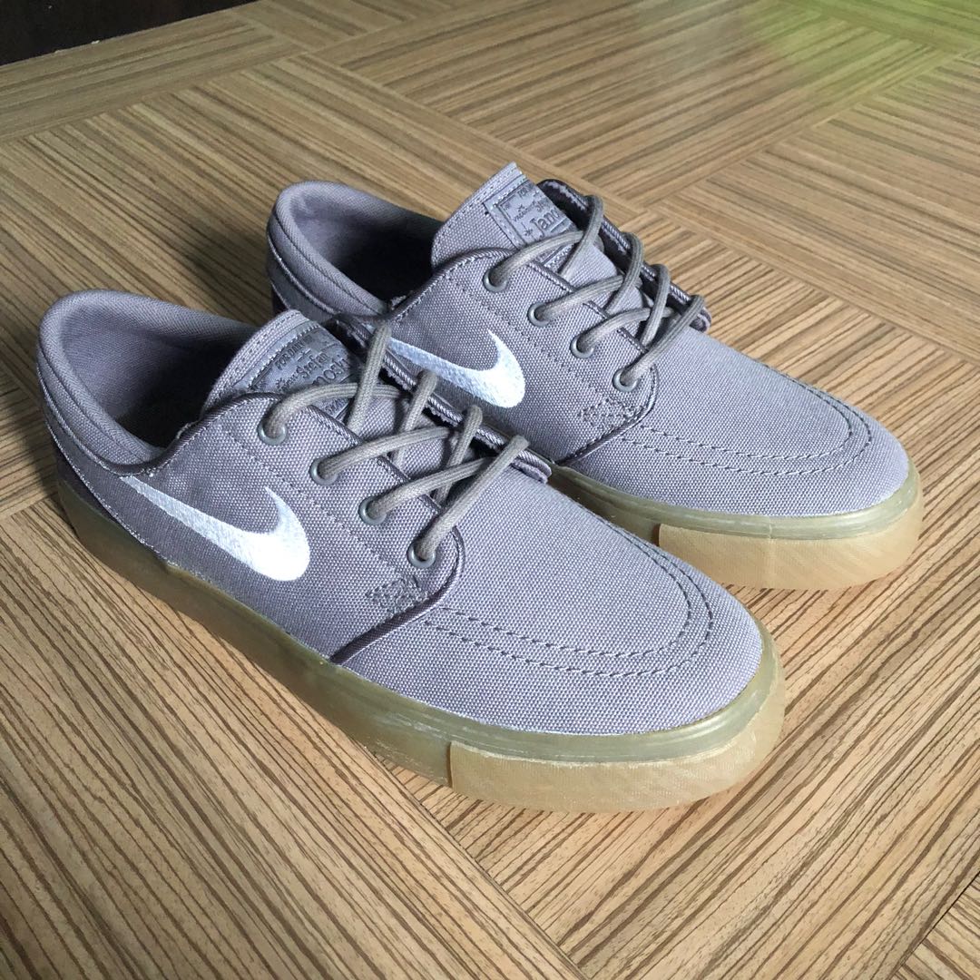 Nike SB Janoski Wolf Grey, Women's Fashion, Footwear, Sneakers on Carousell