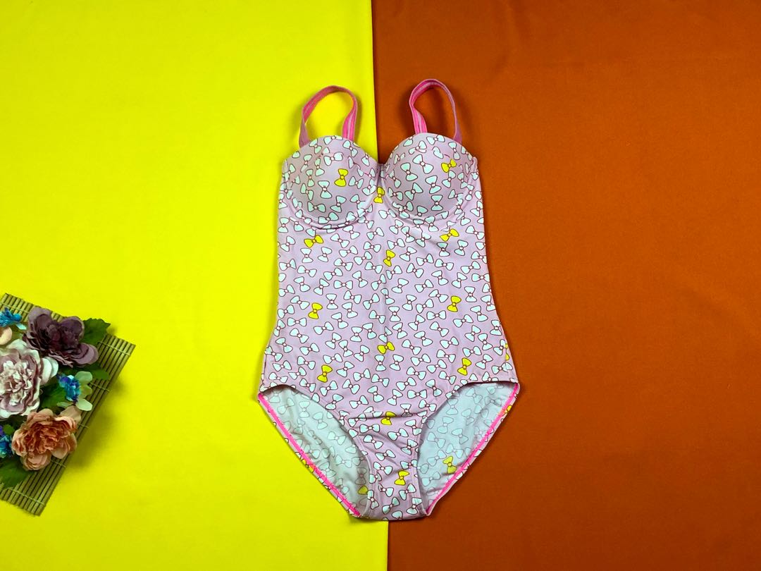 One piece pink swimsuit, Women's Fashion, Swimwear, Bikinis & Swimsuits ...