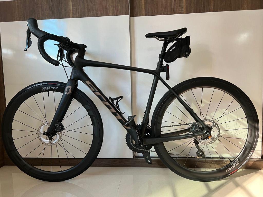 Scott Addict 2020 Carbon bike, Sports Equipment, Bicycles & Parts ...