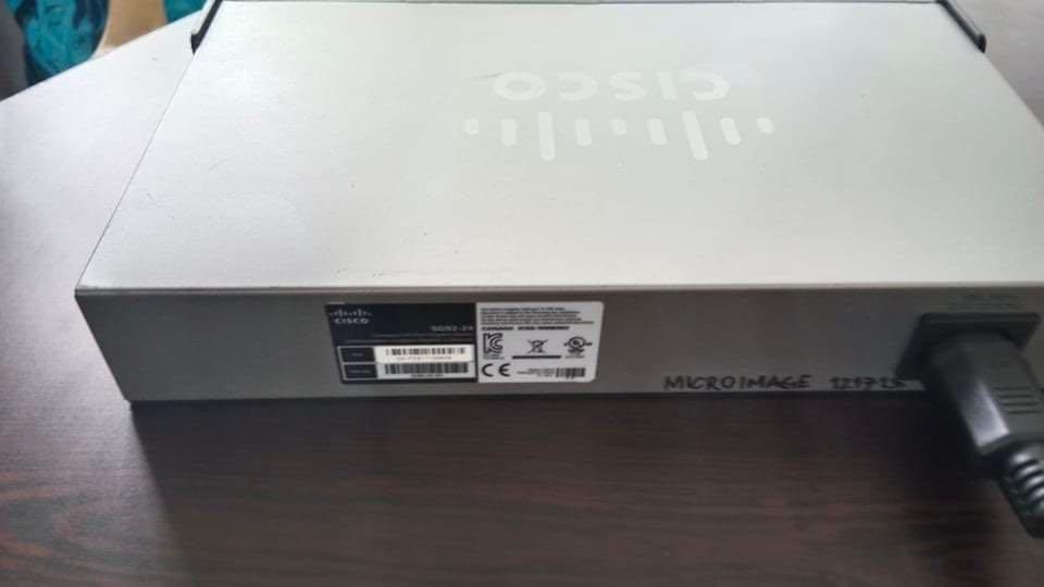 SERVER Cisco SG92-24 / compact 24-port gigabit switch, Computers & Tech ...