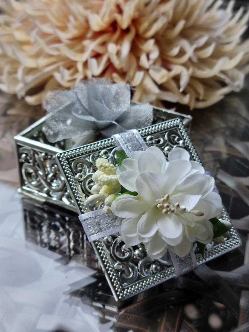 Bunga Rampai holder/ bunga rampai, Hobbies & Toys, Stationery & Craft ...