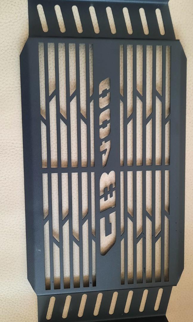 Cb400 radiator cover, Motorbikes on Carousell