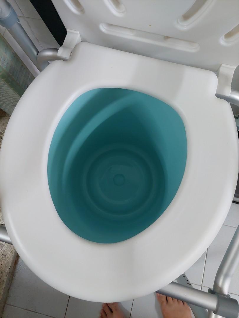 Commote chair, Health & Nutrition, Medical Supplies & Tools on Carousell