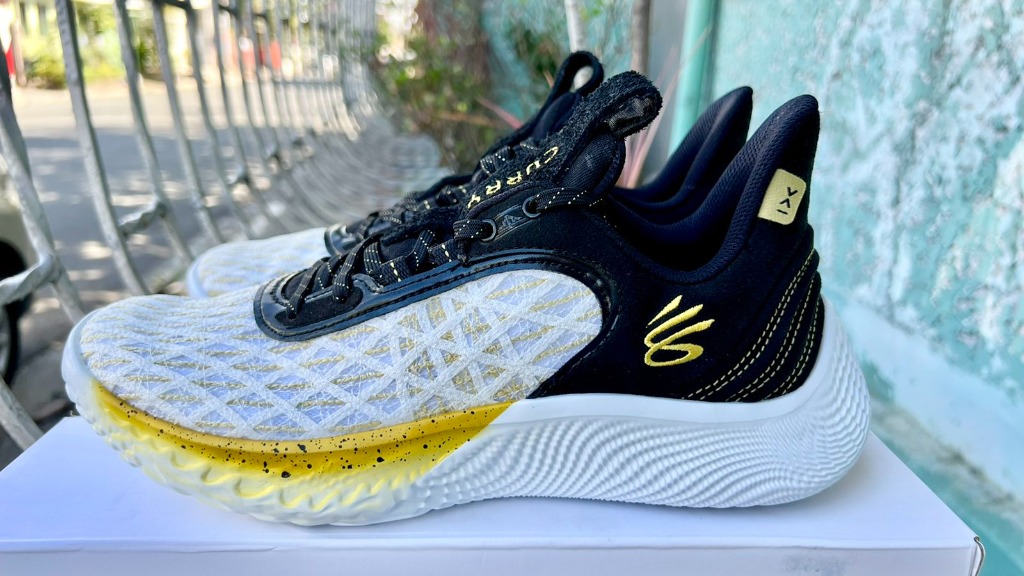 Curry 9 Close it Out, Men's Fashion, Footwear, Sneakers on Carousell