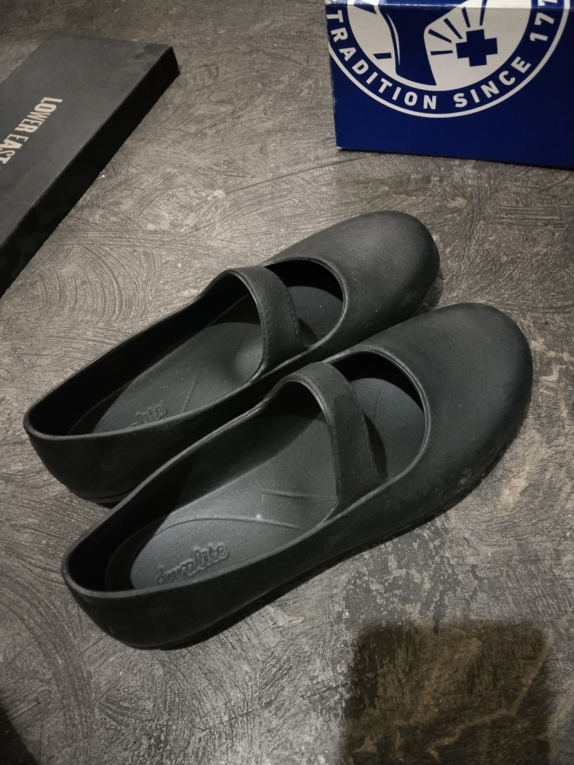 Duralite Clogs (ladies), Women's Fashion, Footwear, Flats & Sandals on ...