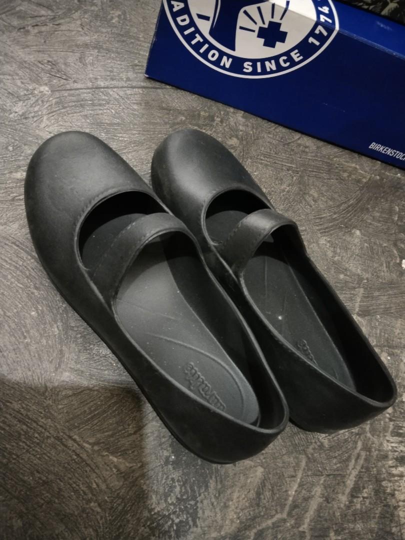 Duralite Clogs (ladies), Women's Fashion, Footwear, Flats & Sandals on ...