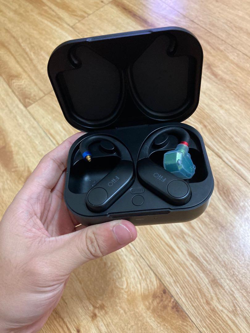 Fiio UTWS3 TWS adapter for IEMs (MMCX), Audio, Earphones on Carousell