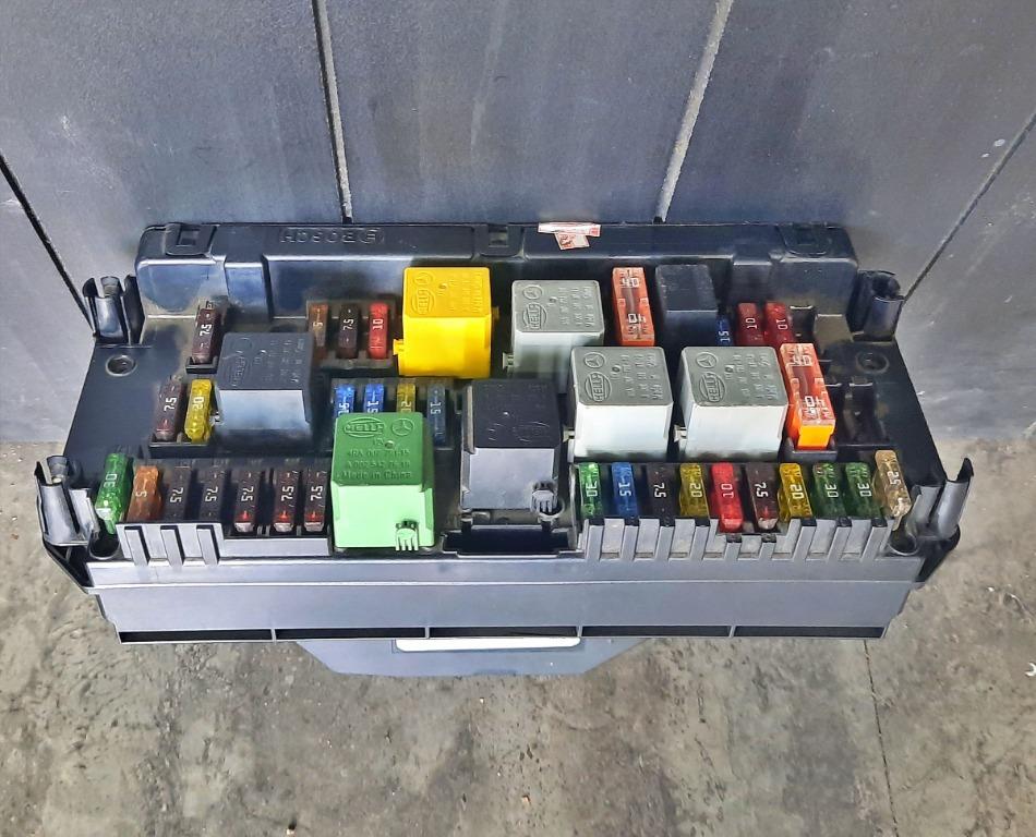 Mercedes E class W212 Fuse Relay Box SAM Unit A2129004911, Auto ...